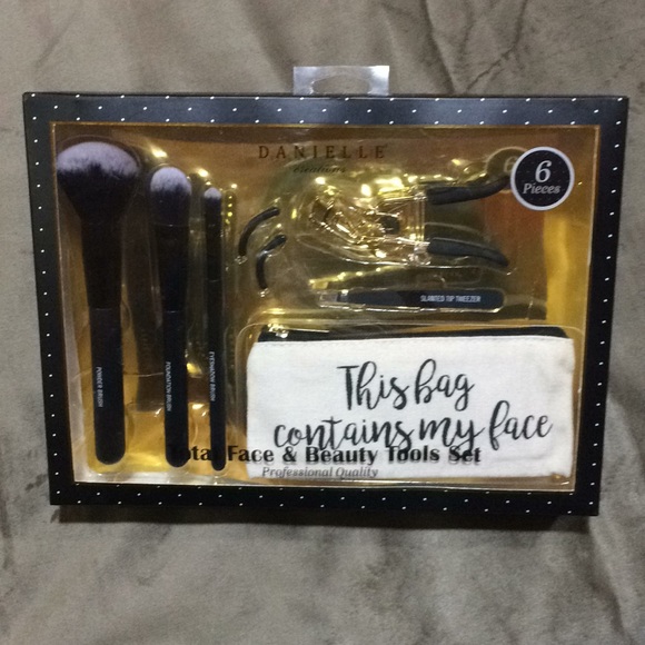 Danielle | Makeup | Danielle 6piece Beauty Tools Set | Poshmark